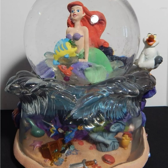 Amazing Little Mermaid Snow Globe Images